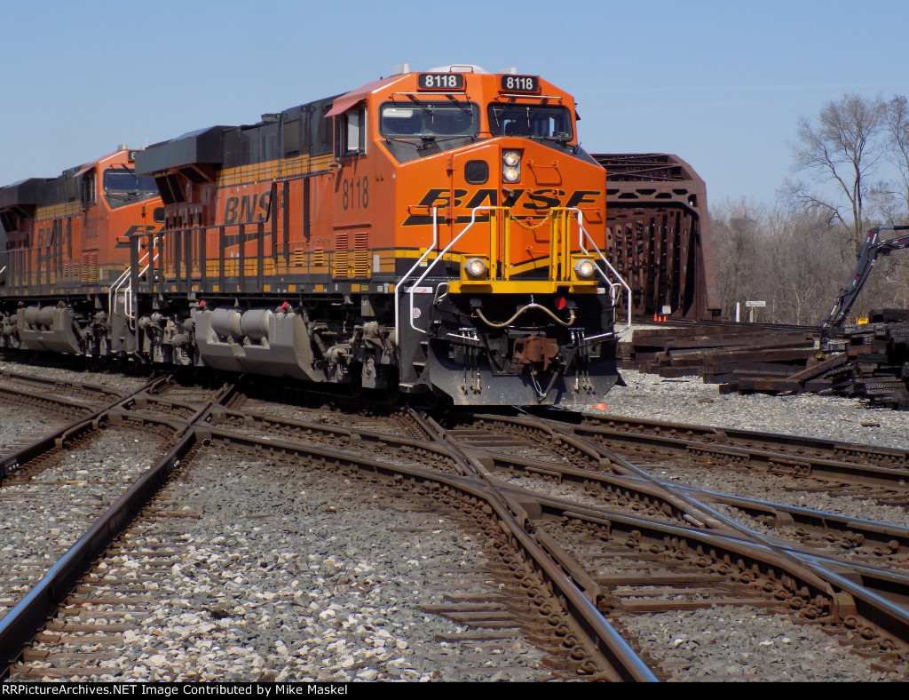 BNSF 8118